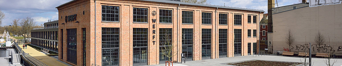 Industrial buildings – Maximum transparency: Jansen Group