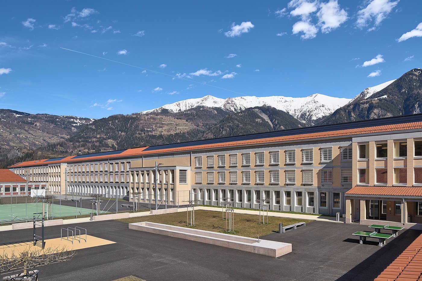 Prison (JVA) - References steel systems - Jansen AG: Jansen Group